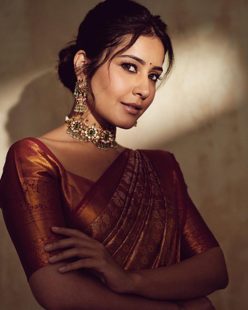 Rashi Khanna in Saree – Breathtaking Photos of Elegance & Beauty
