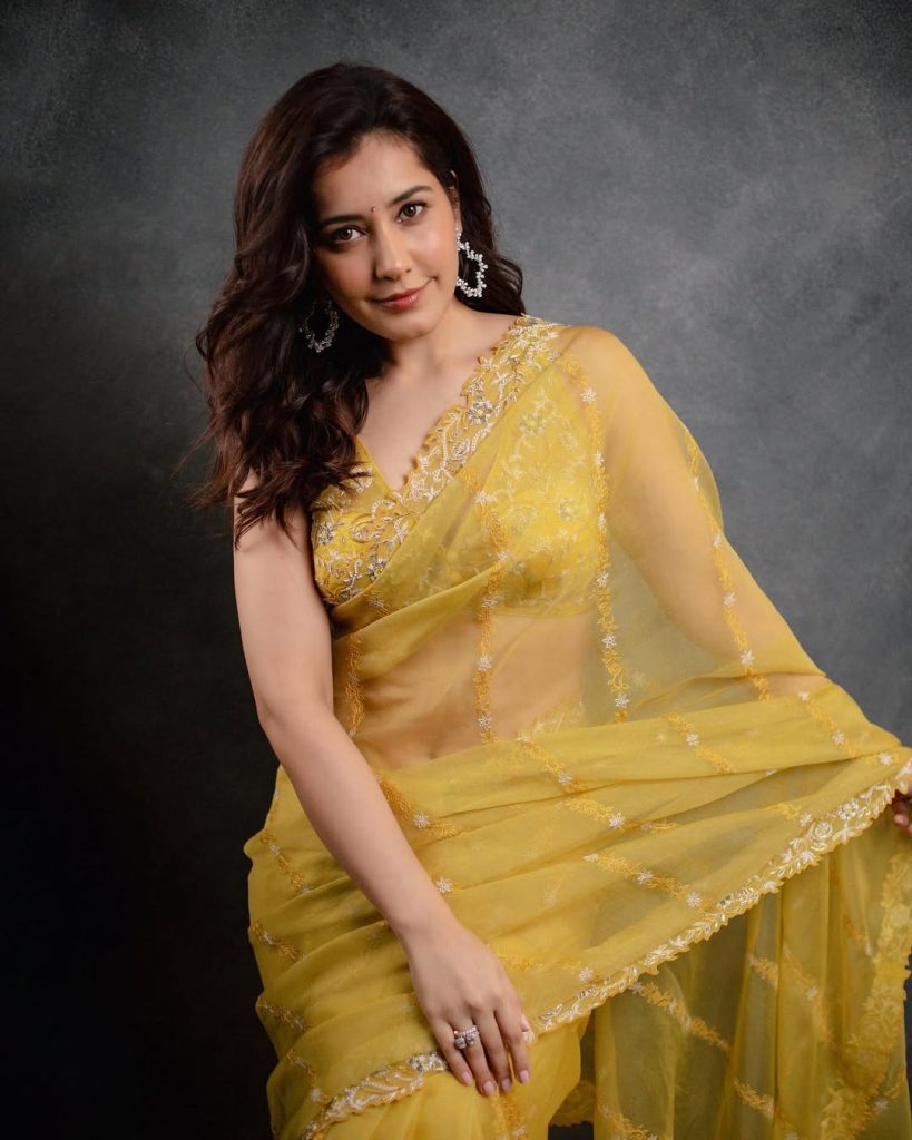 Rashi Khanna in Saree – Breathtaking Photos of Elegance & Beauty