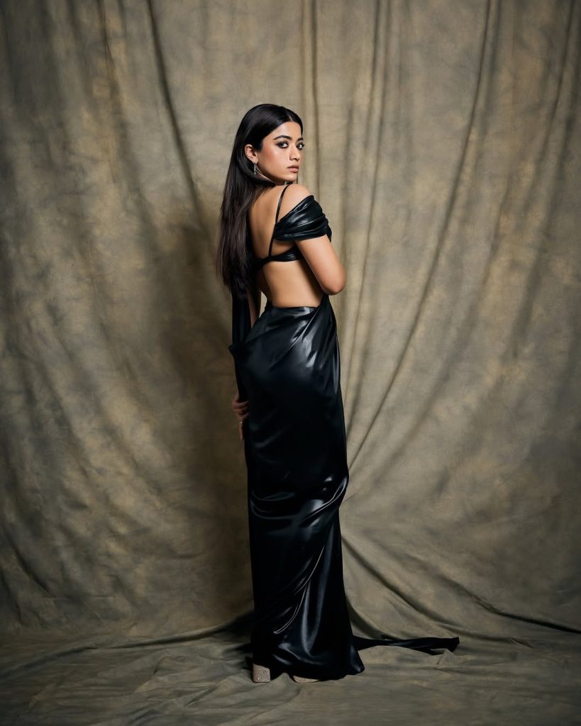 Rashmika Mandanna in Saree: Dazzling Looks Recast Elegance