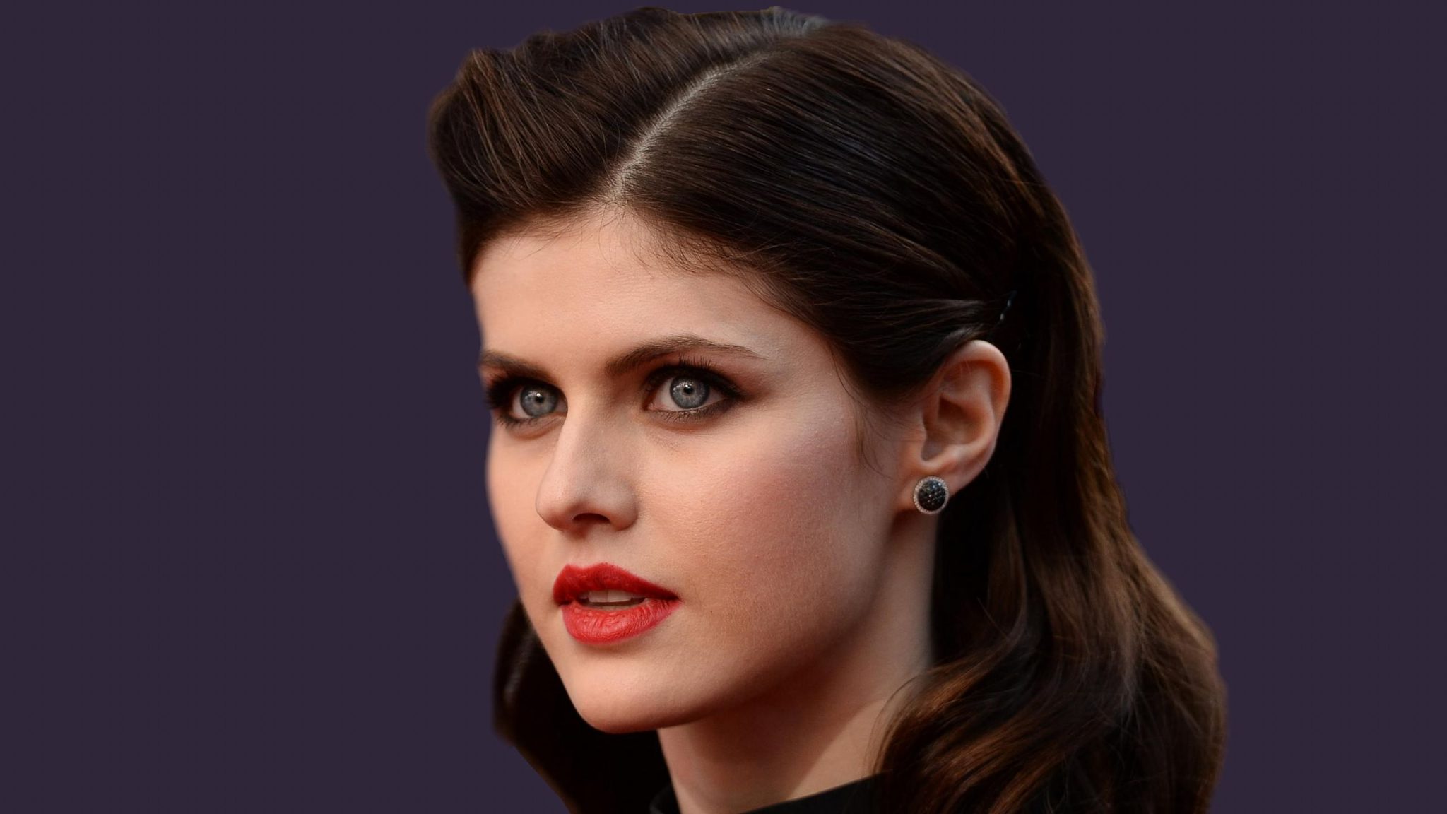 Alexandra Daddario Eyes: Allure Behind Her Hypnotic Gaze